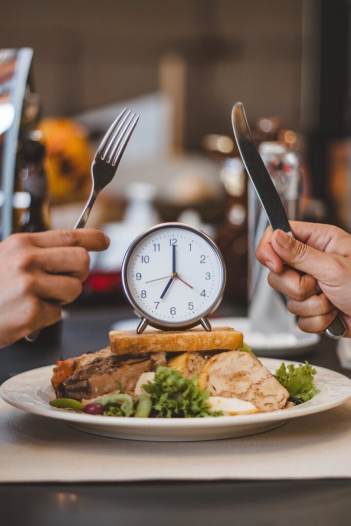 16/8 Intermittent Fasting for Women: A Beginner’s Guide 2025 ...